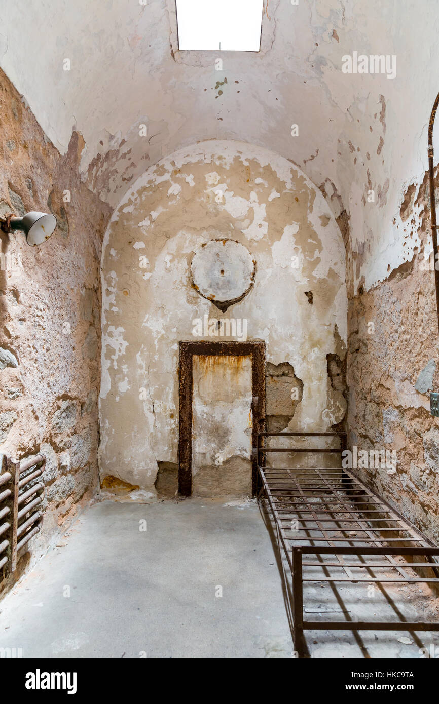 Grunge prison cell with sunlight window Stock Photo - Alamy