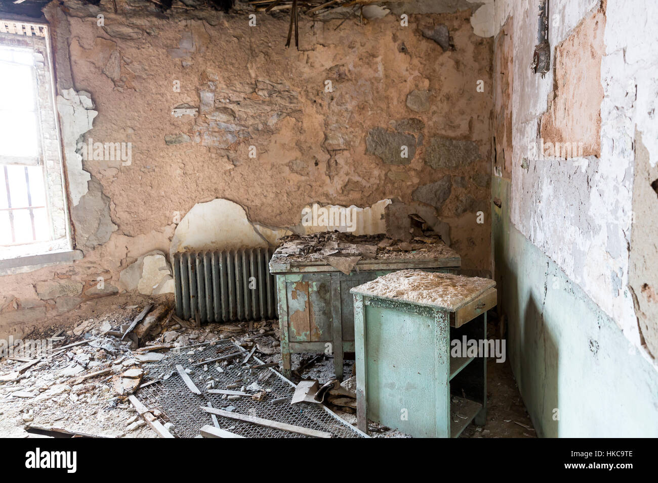 Old Wooden Jail Cell High Resolution Stock Photography and Images - Alamy