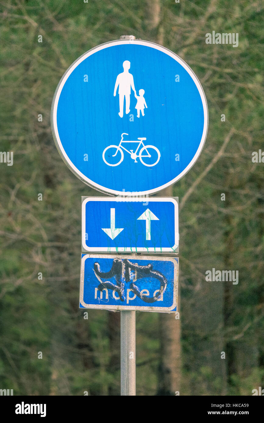 Many slow road signs hi-res stock photography and images - Alamy
