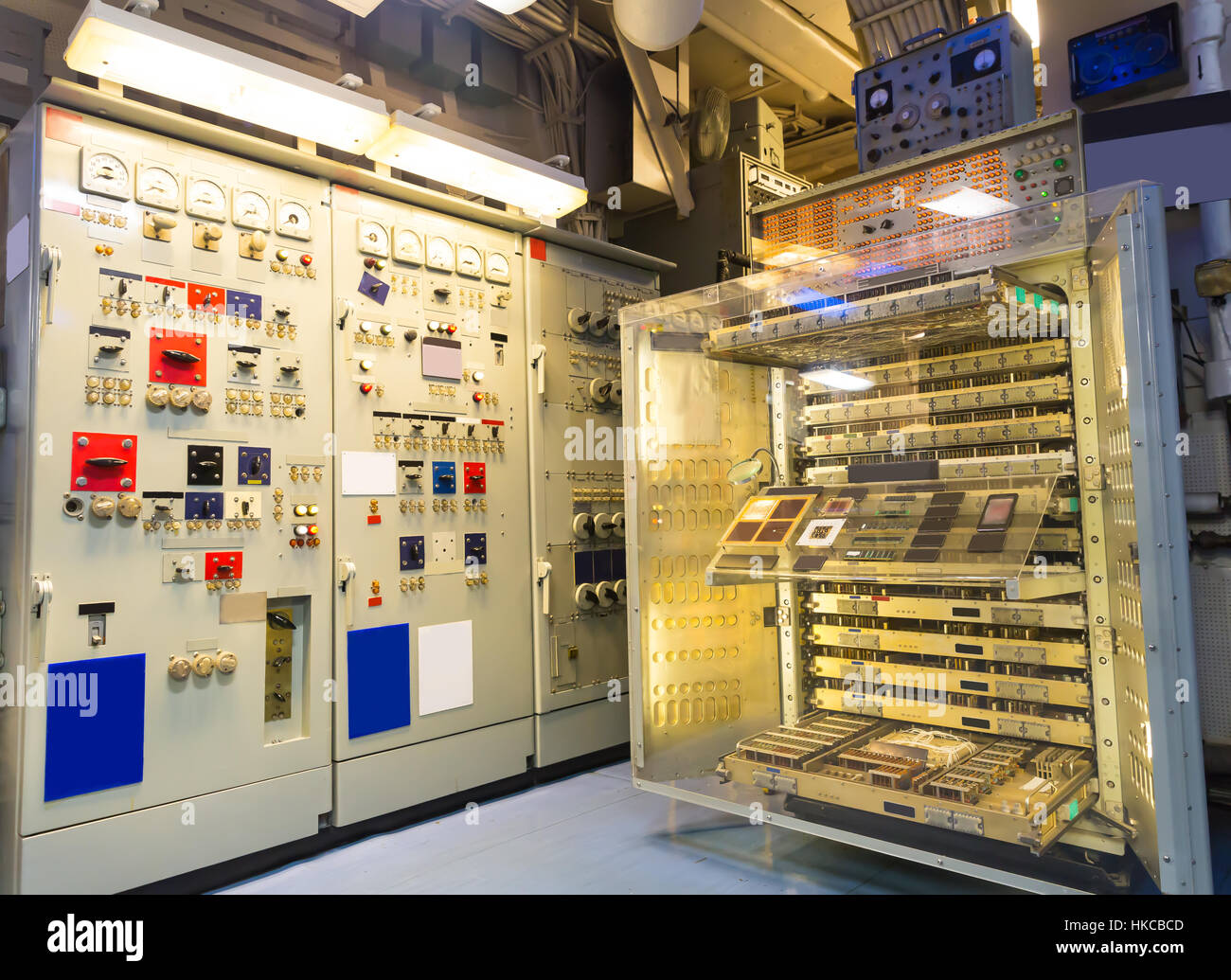 High voltage switch room electricity hi-res stock photography and ...