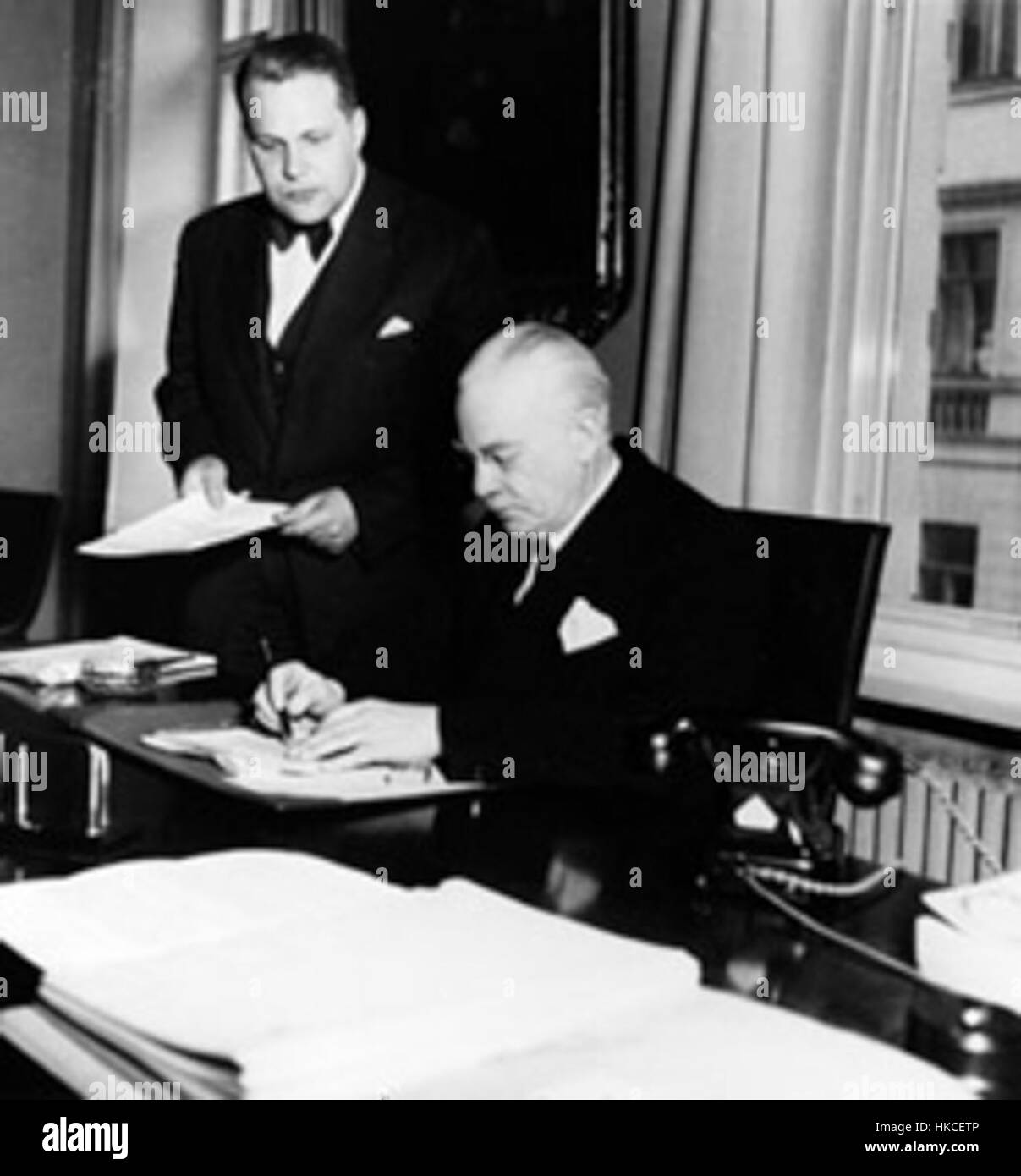 Work manner hi-res stock photography and images - Alamy