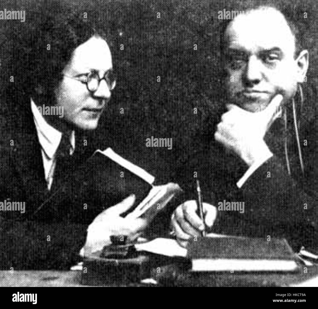 The portrait of Alter Katsizne and Avrom Morevski reflects Jewish life ...
