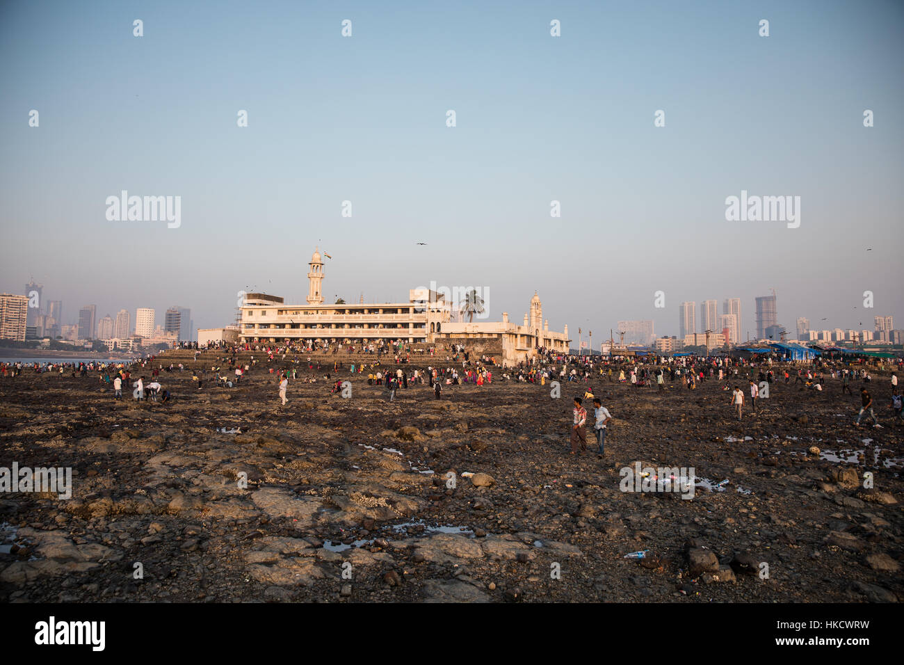 Haji Ali Dargah, an Islamic mosque and tomb in Mumbai (Bombay), India ...