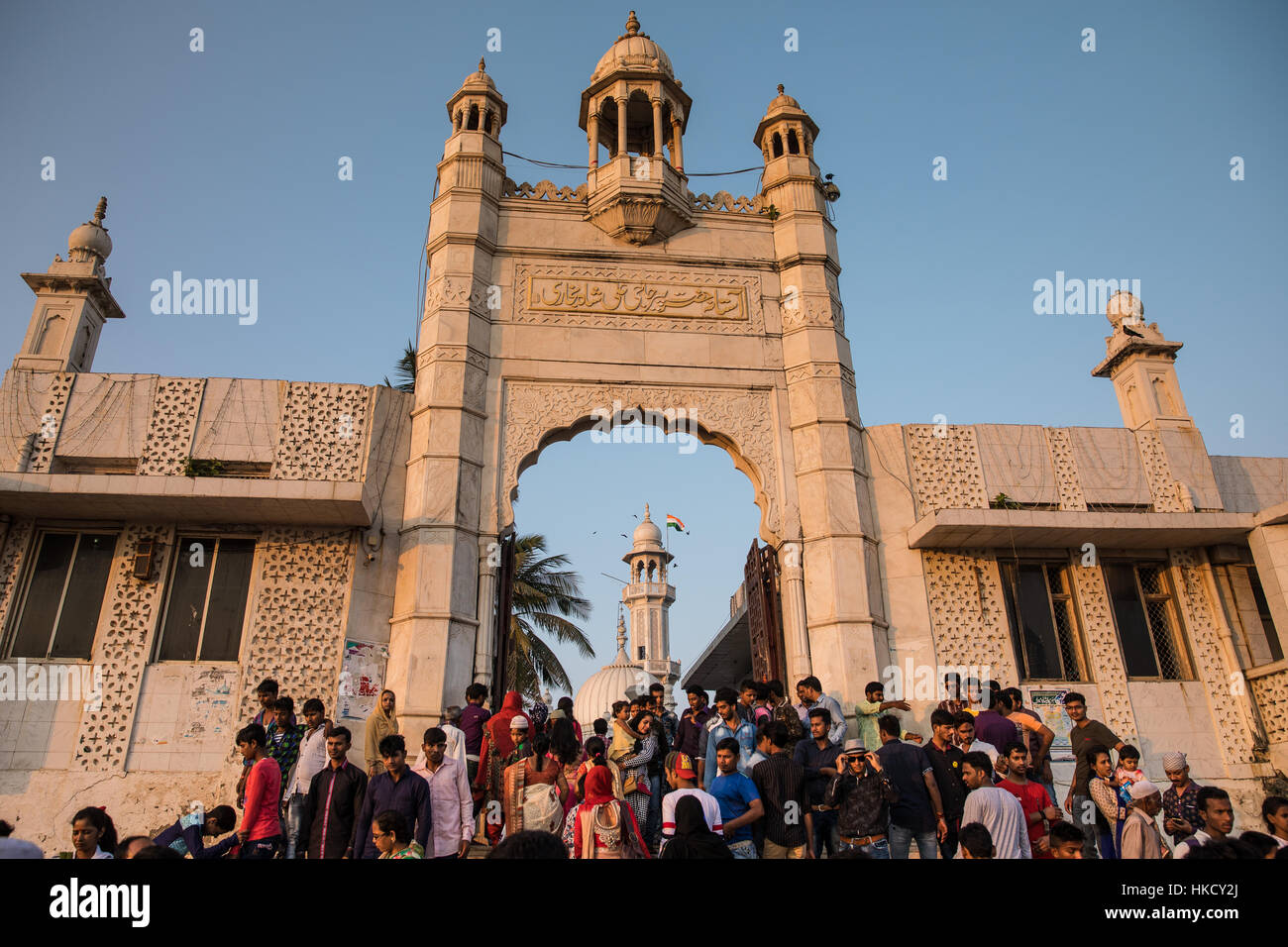 Haji Ali Dargah, an Islamic mosque and tomb in Mumbai (Bombay), India ...