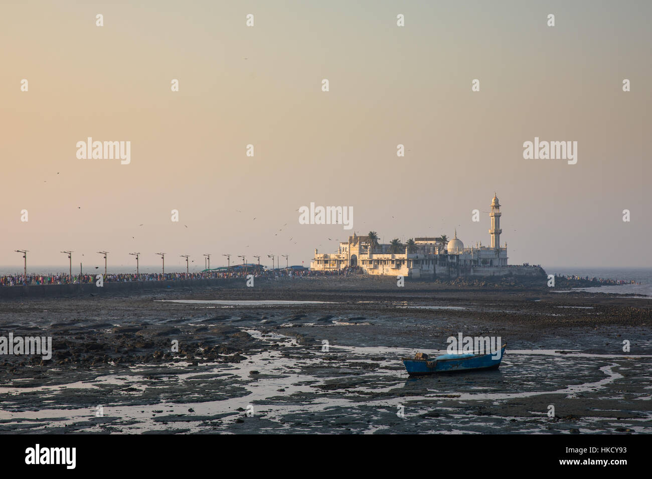 Haji Ali Dargah, an Islamic mosque and tomb in Mumbai (Bombay), India ...