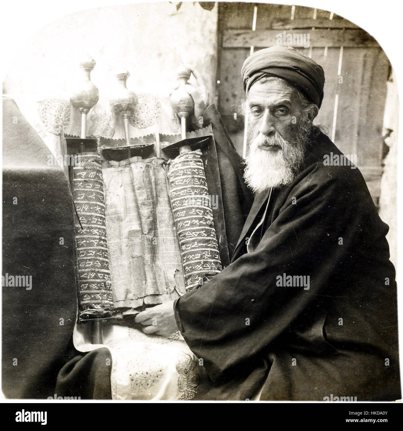 This 1905 painting depicts the Samaritan High Priest alongside the Old ...