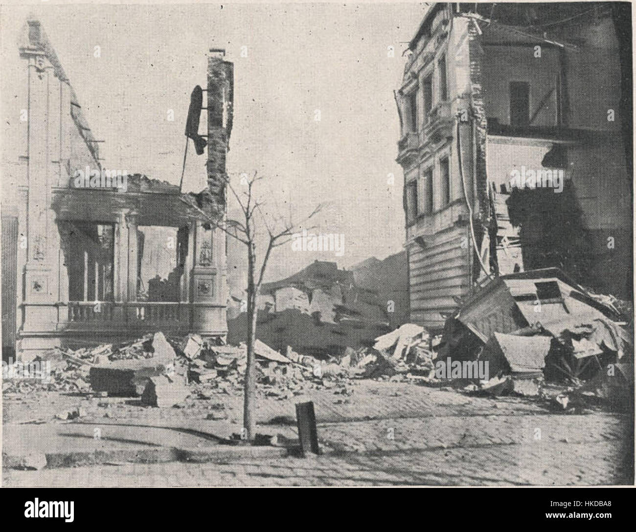 'Terremoto 1906 1' captures the devastating aftermath of the 1906 ...