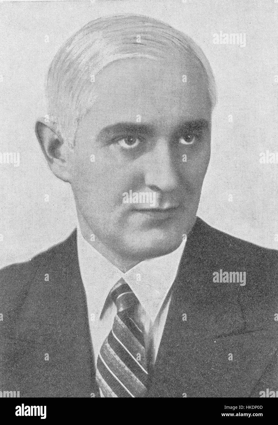 Antoni Raczaszek’s work focuses on abstract forms and shapes, often ...