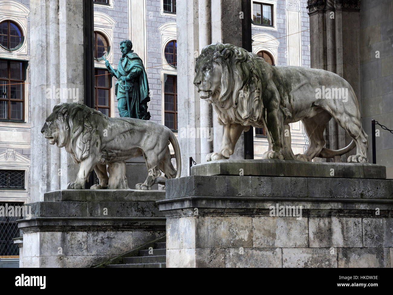 Stone lions and bronze statue of Count Tilly, Feldherrnhalle ...