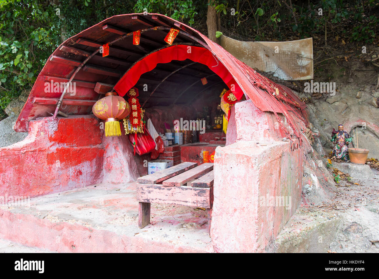 Small chinese temple hi-res stock photography and images - Alamy