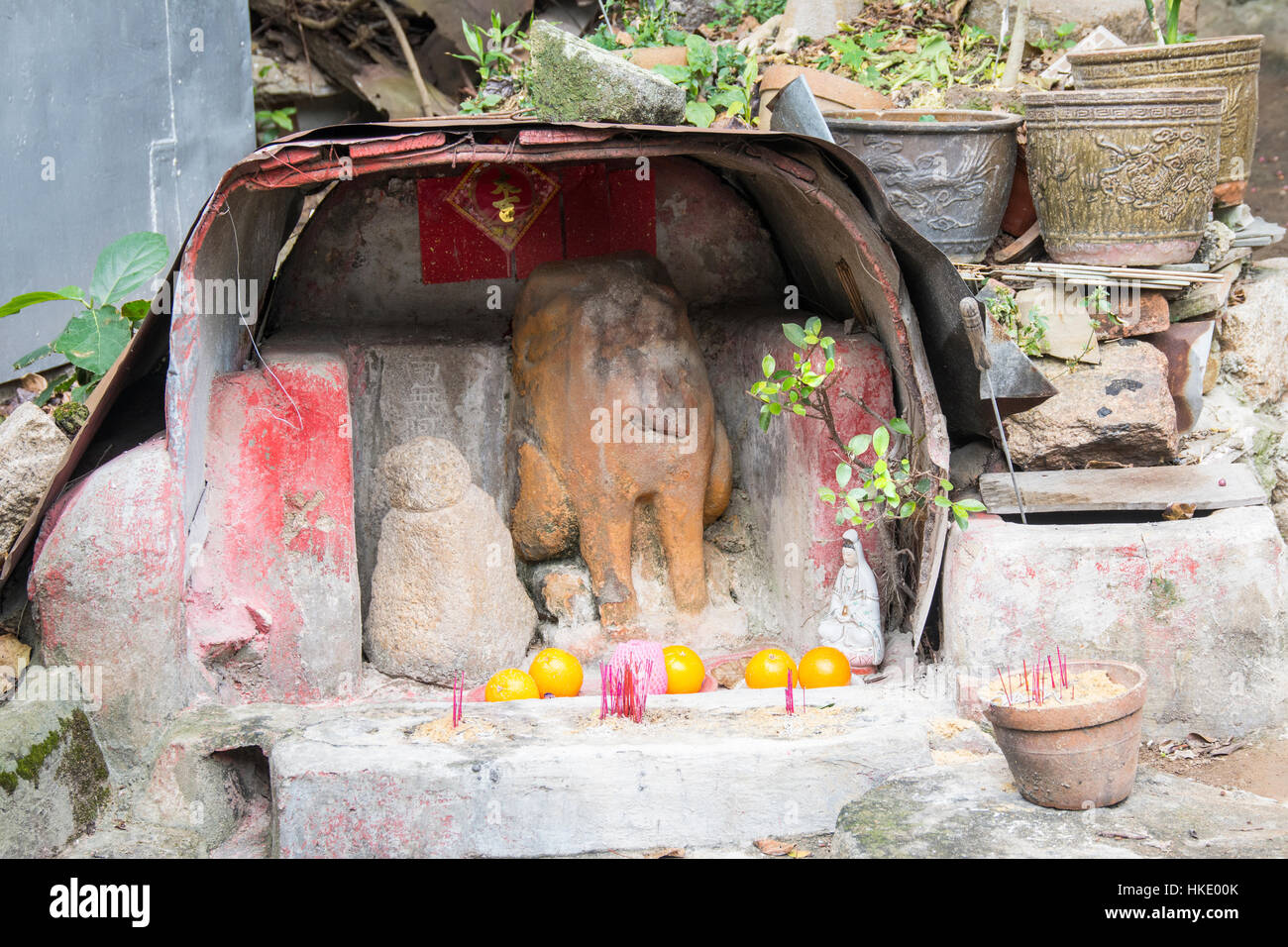 Beautiful view small temple china hi-res stock photography and images ...