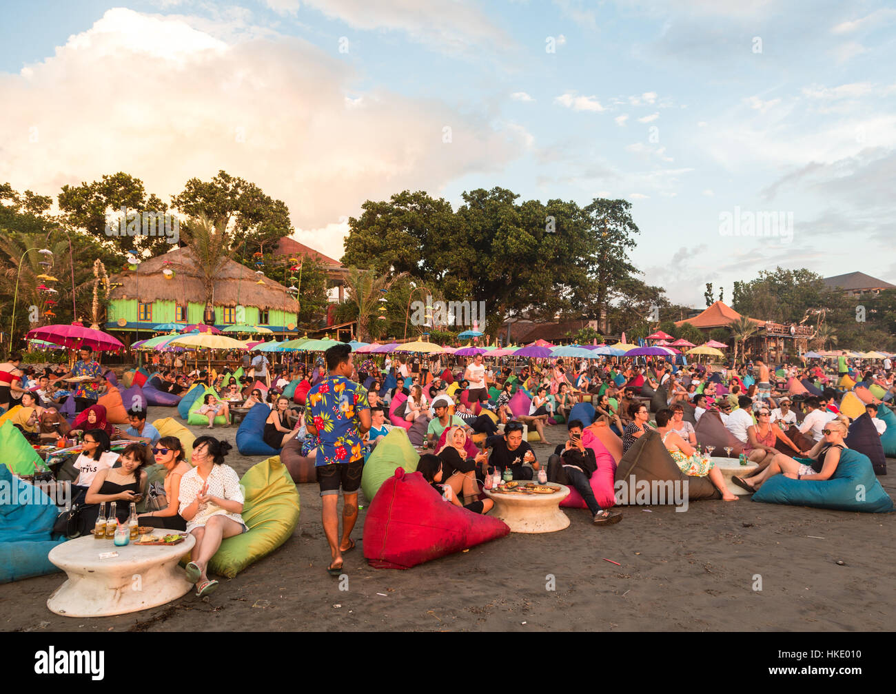 KUTA, INDONESIA - FEBRUARY 19, 2016: A large crowd of tourists ...