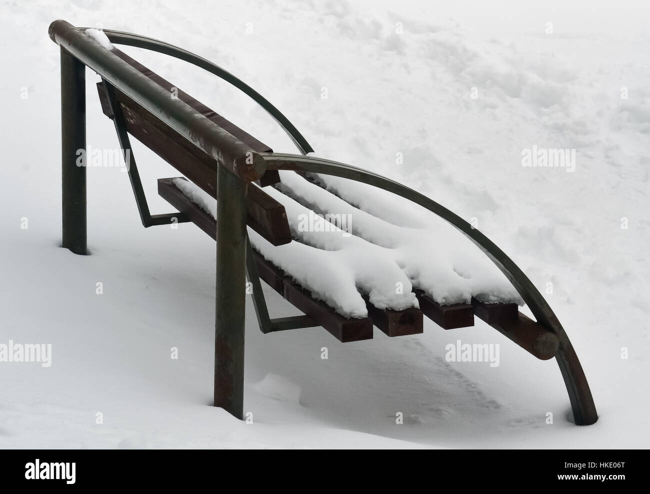 Empty park bench covered hi-res stock photography and images - Alamy
