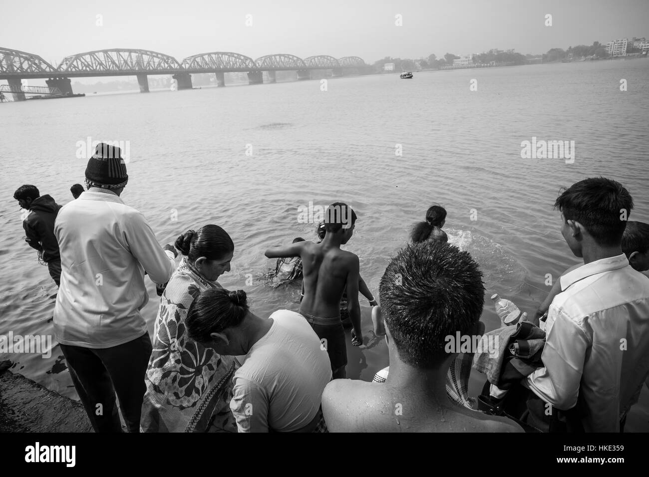 India, West Bengal, Kolkata, Hughli river, daily river Stock Photo - Alamy