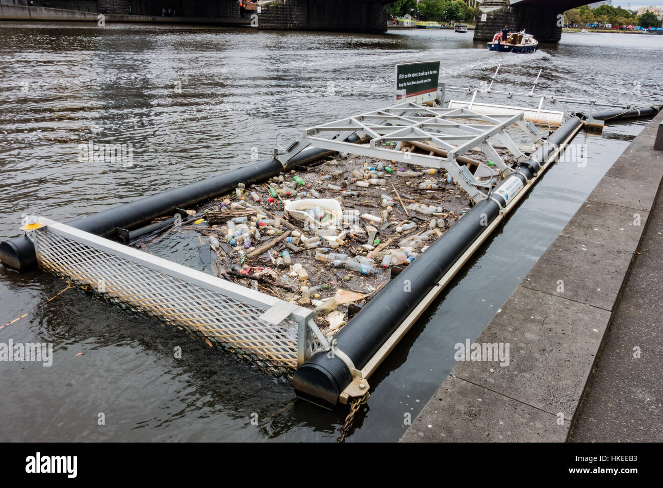 Rubbish barge hi-res stock photography and images - Alamy