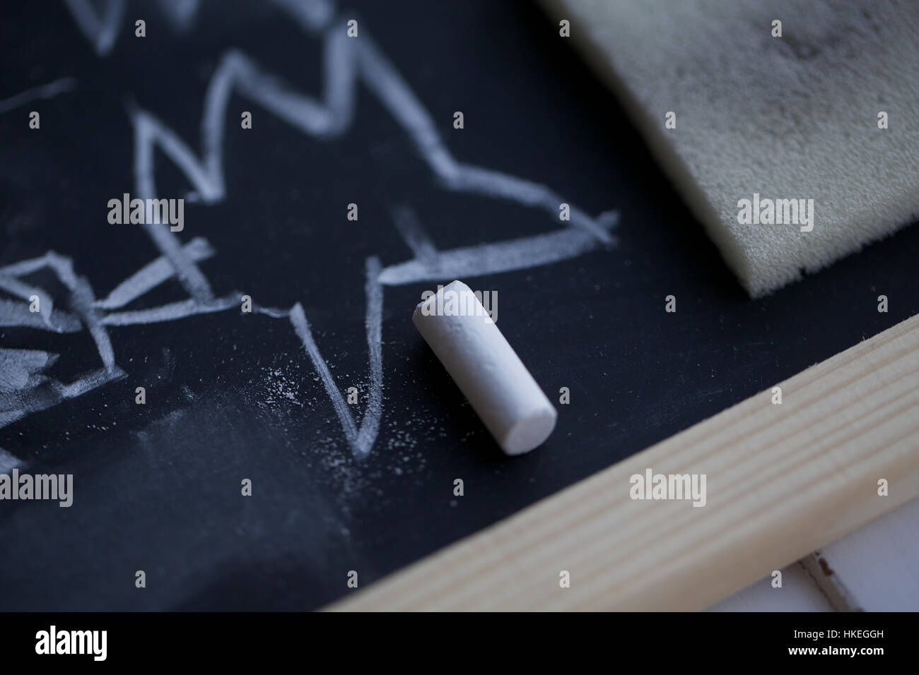 Chalk on blackboard hi-res stock photography and images - Alamy