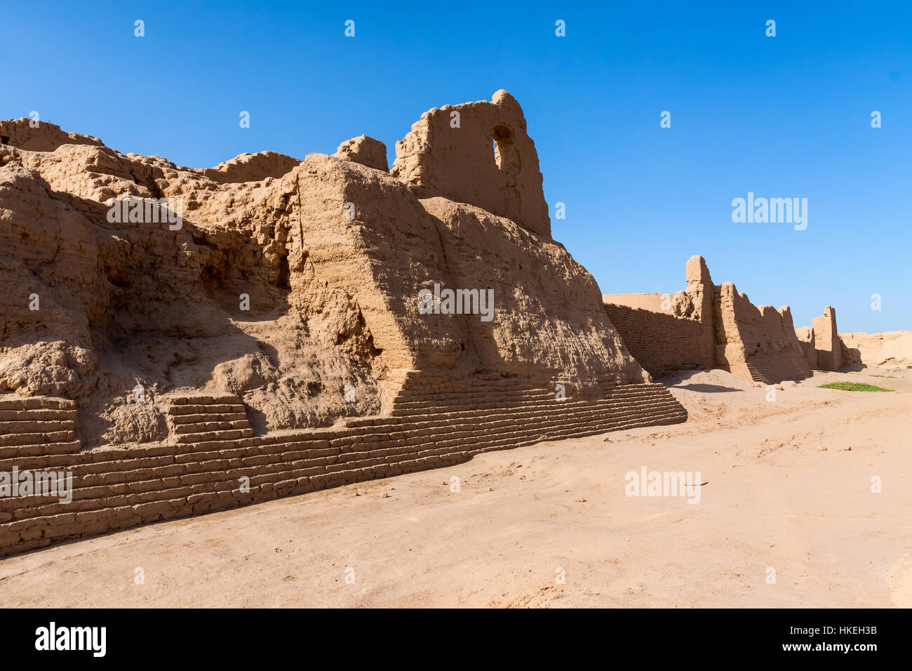 Oasis gobi taklamakan desert hi-res stock photography and images - Alamy