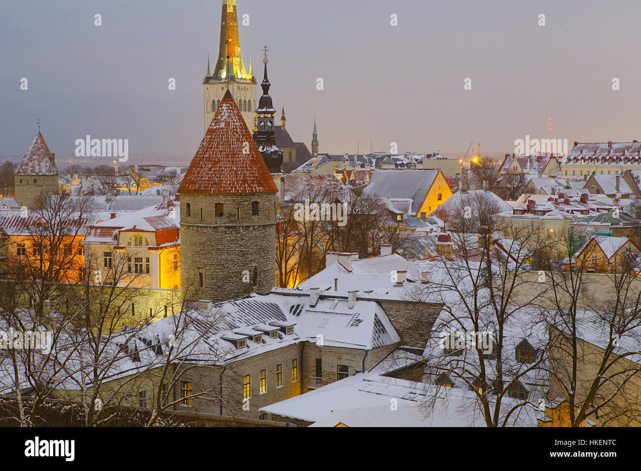 Wonderful winter night aerial scenery of the Old Town in Tallinn ...