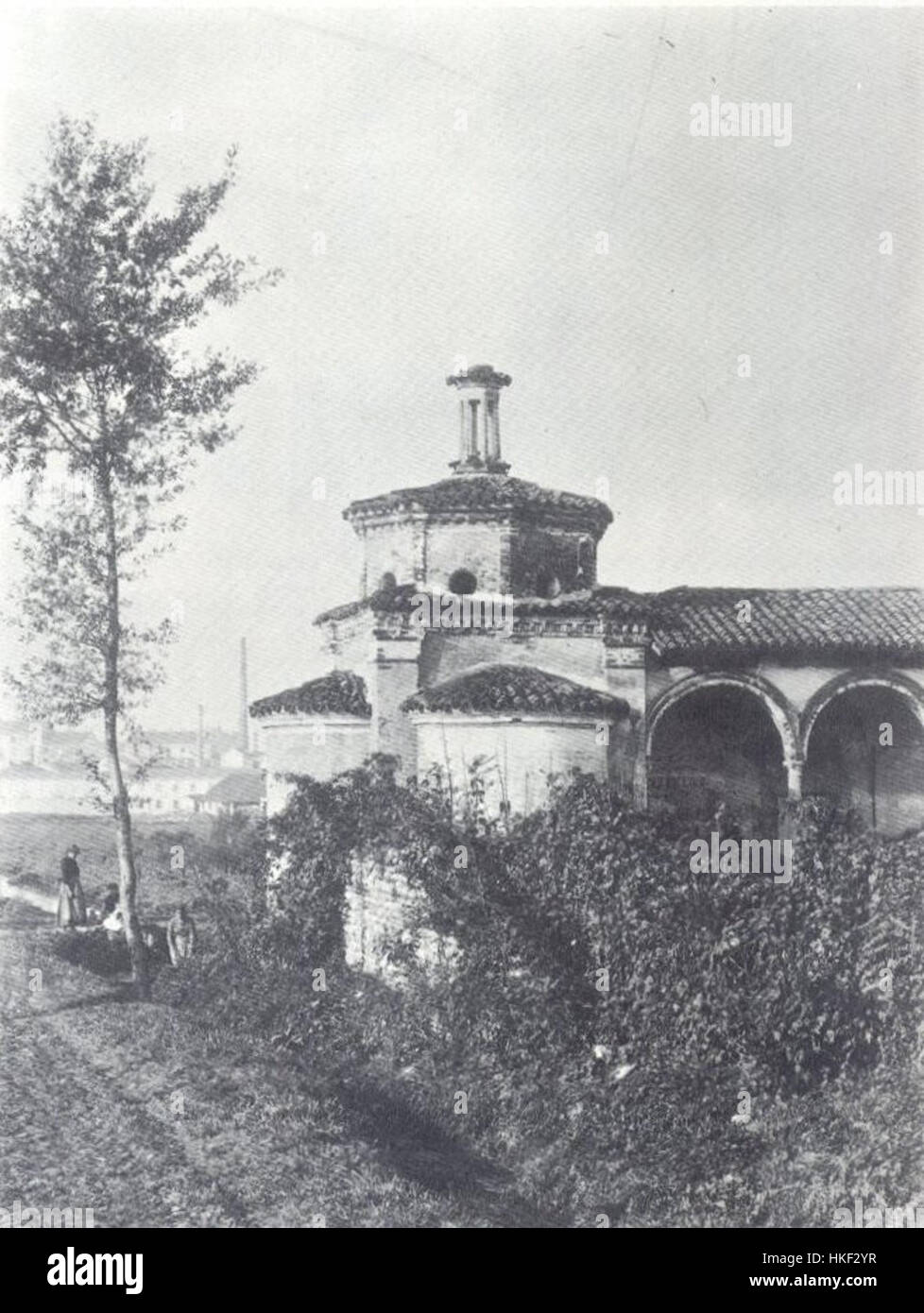 This historical photograph shows the Cascina Pozzobonelli, a ...