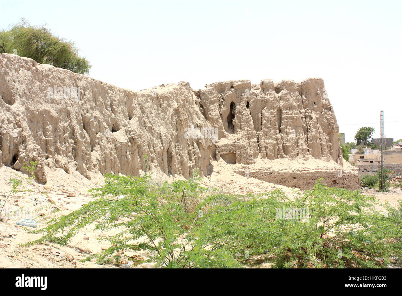 Ancient boundary wall of Umarkot fort in Sindh Stock Photo - Alamy