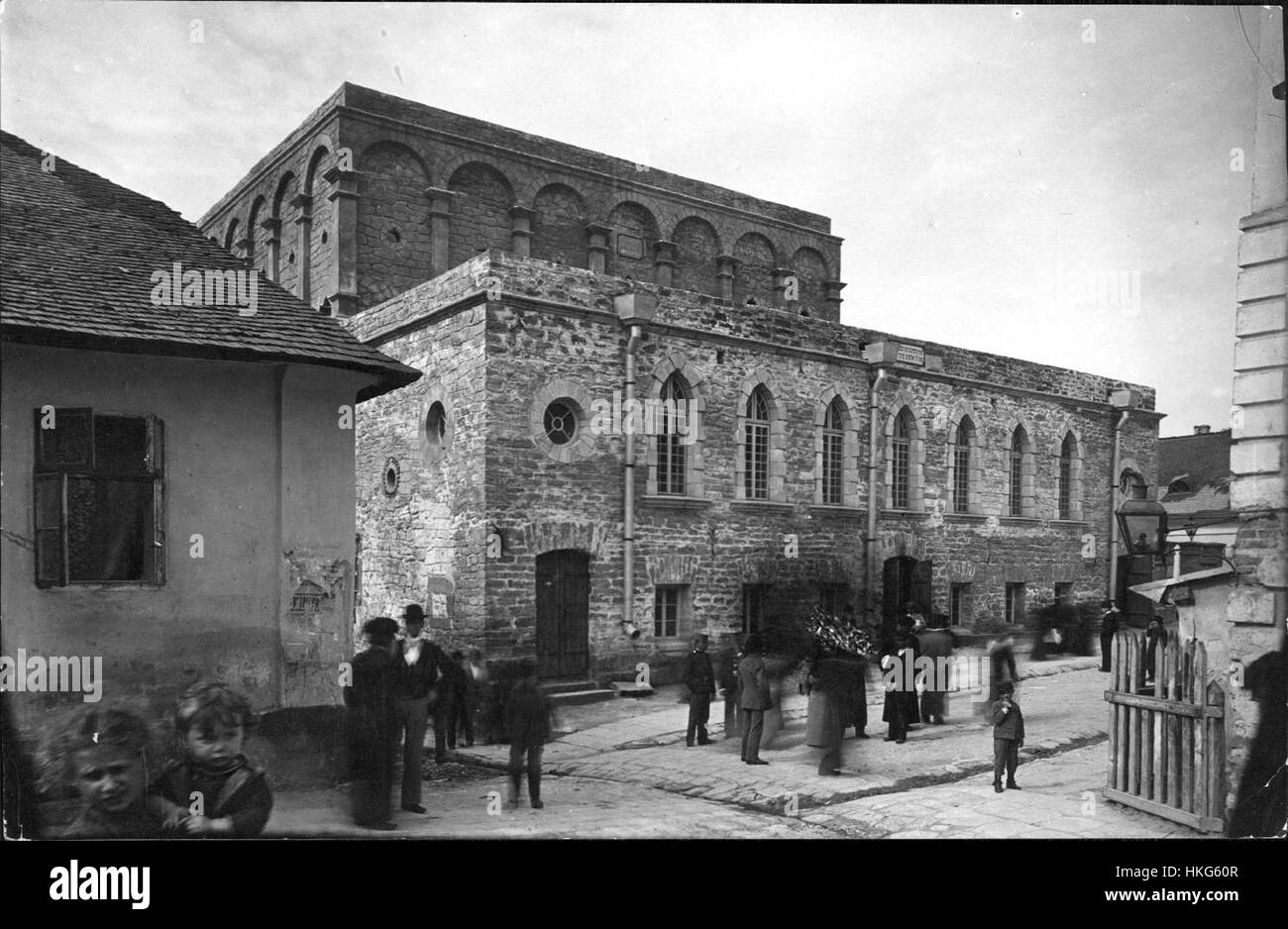 This artwork depicts the historic synagogue in Tarnopol (Ternopil ...