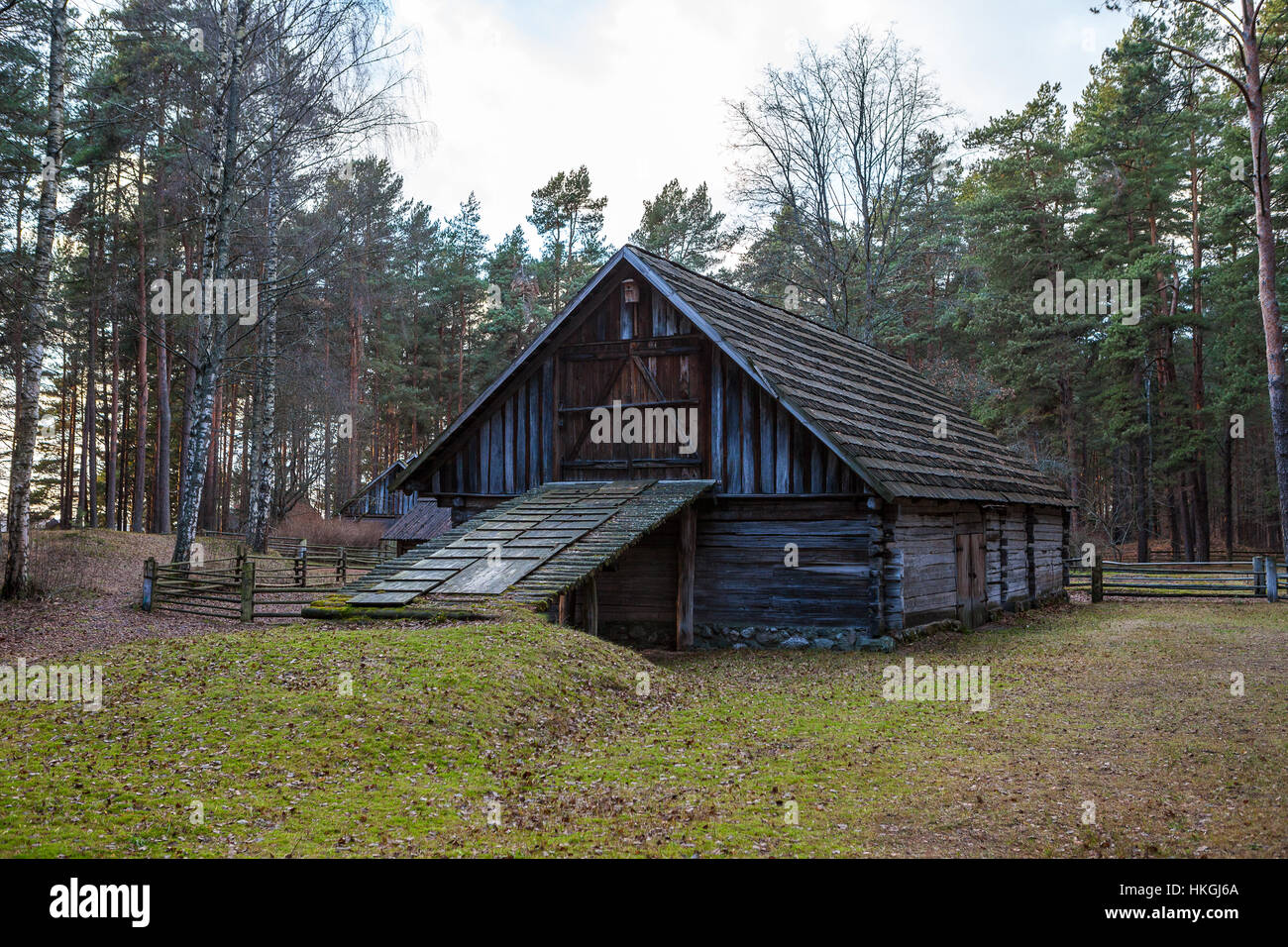 Two storey farm storehouse hi-res stock photography and images - Alamy