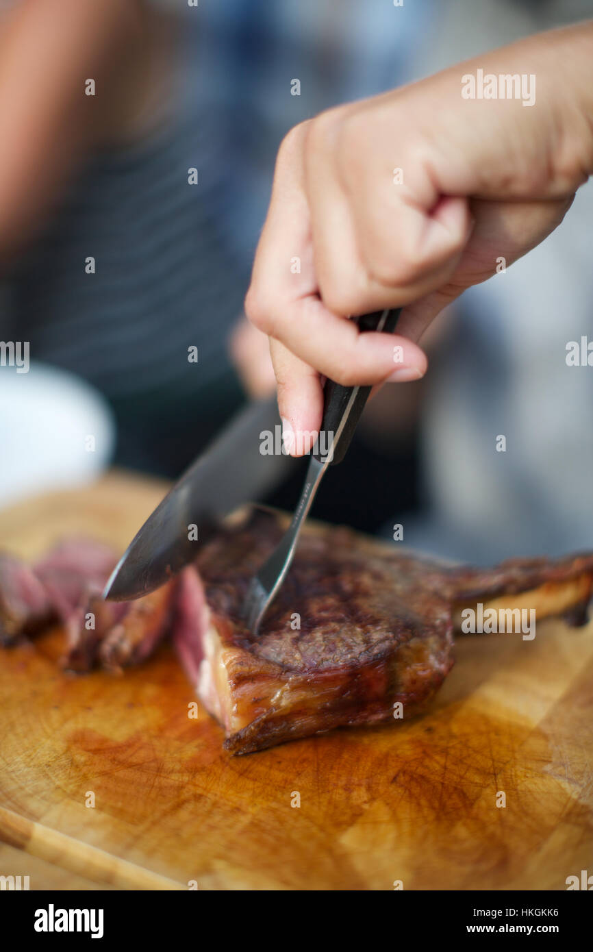 Steak chopping board cooked hi-res stock photography and images - Alamy