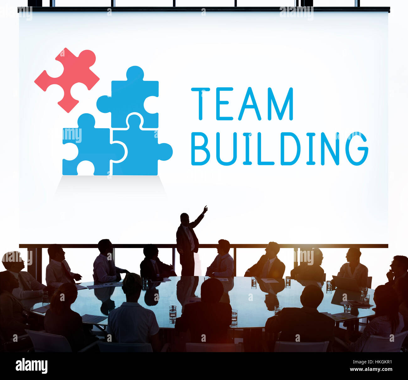Team building exercise business hi-res stock photography and images - Alamy