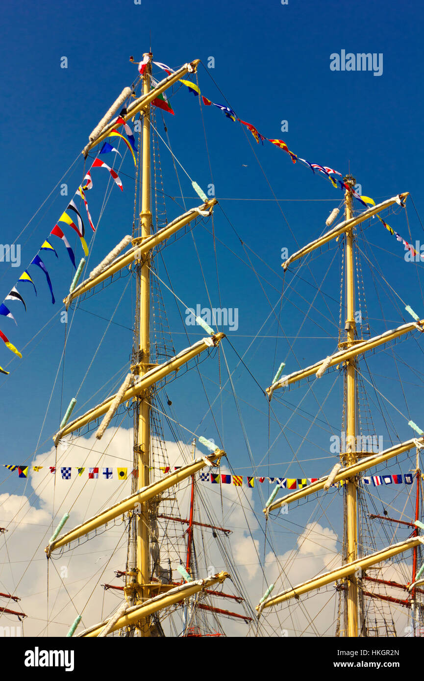 Masts of sailing boat Stock Photo - Alamy
