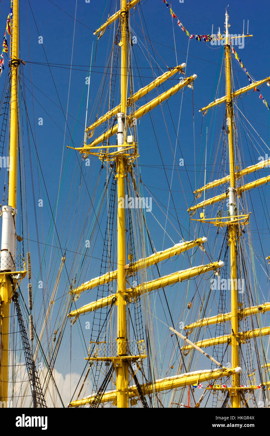 Masts of sailing boat Stock Photo - Alamy