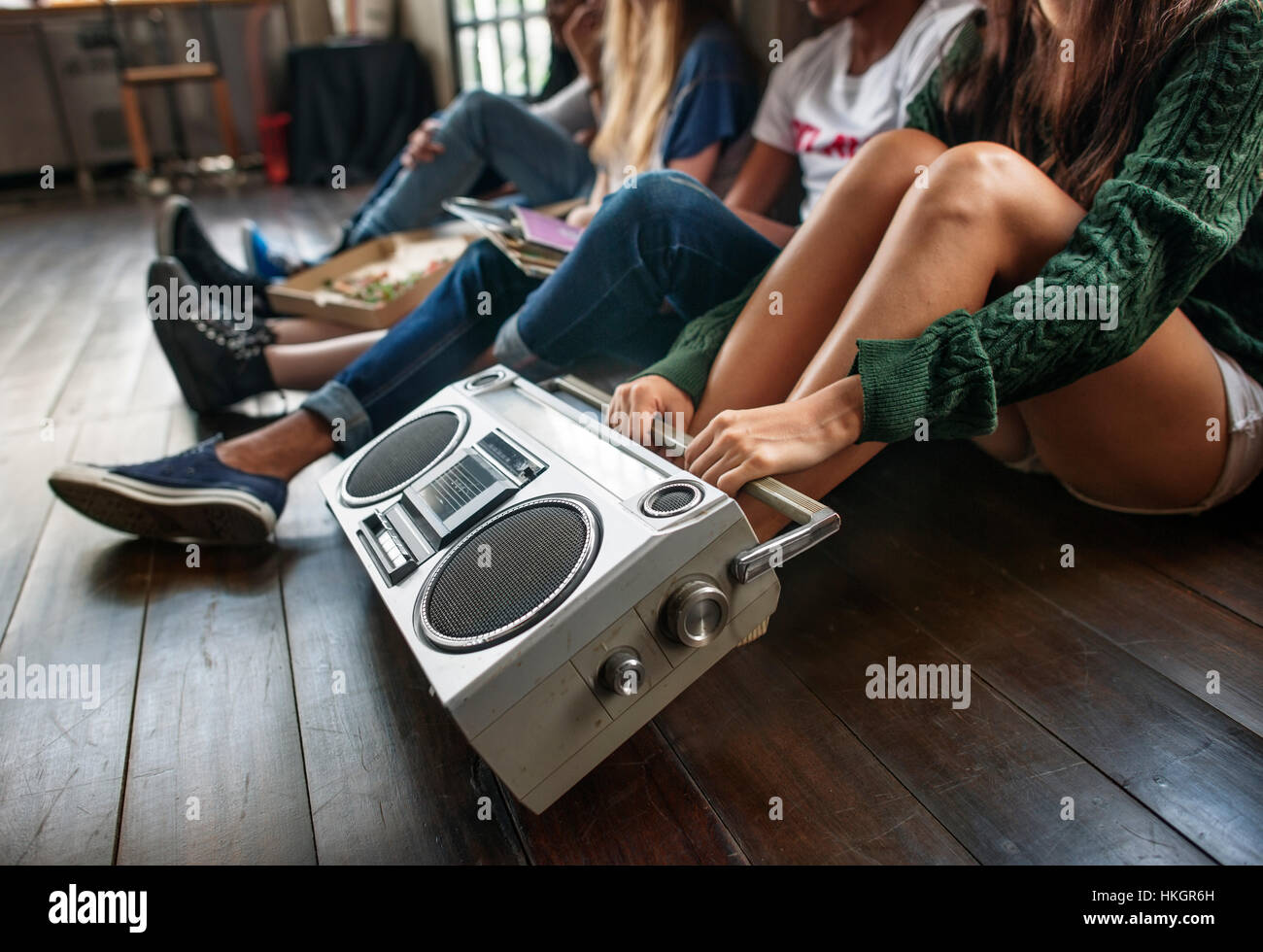 Vinyl music teens lifestyle leisure hi-res stock photography and images ...