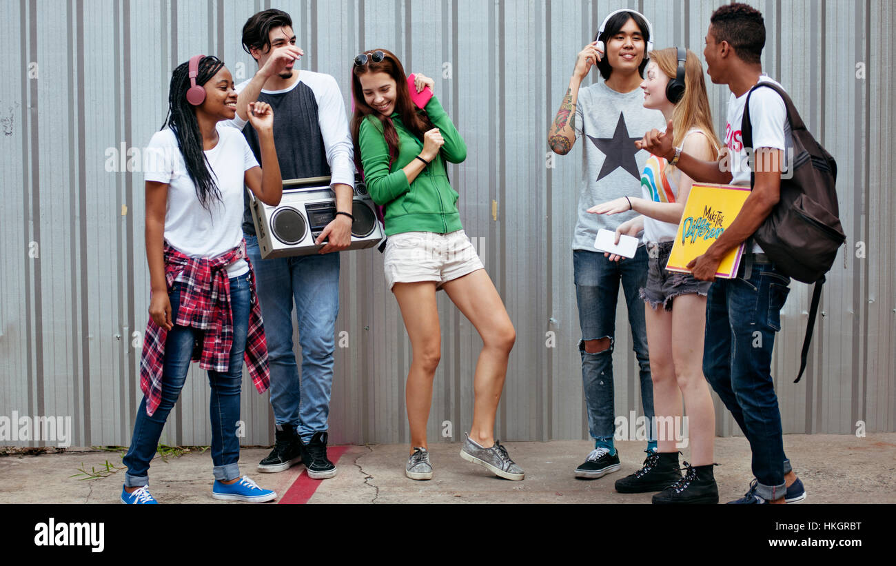 Teenagers sharing an interest hi-res stock photography and images - Alamy