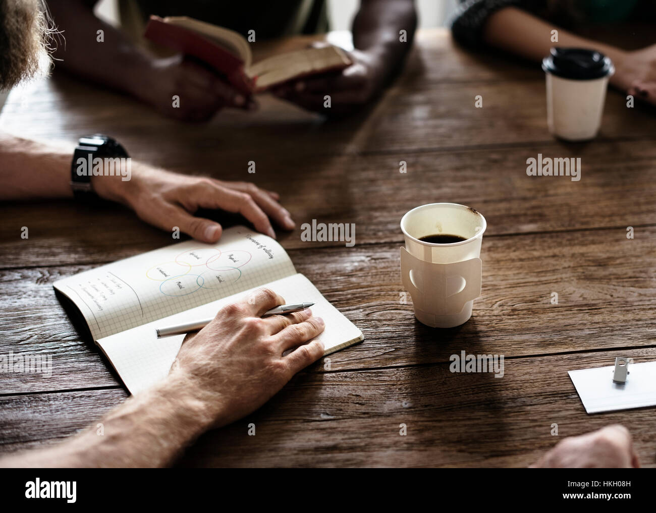 Meeting Table Networking Sharing Concept Stock Photo - Alamy