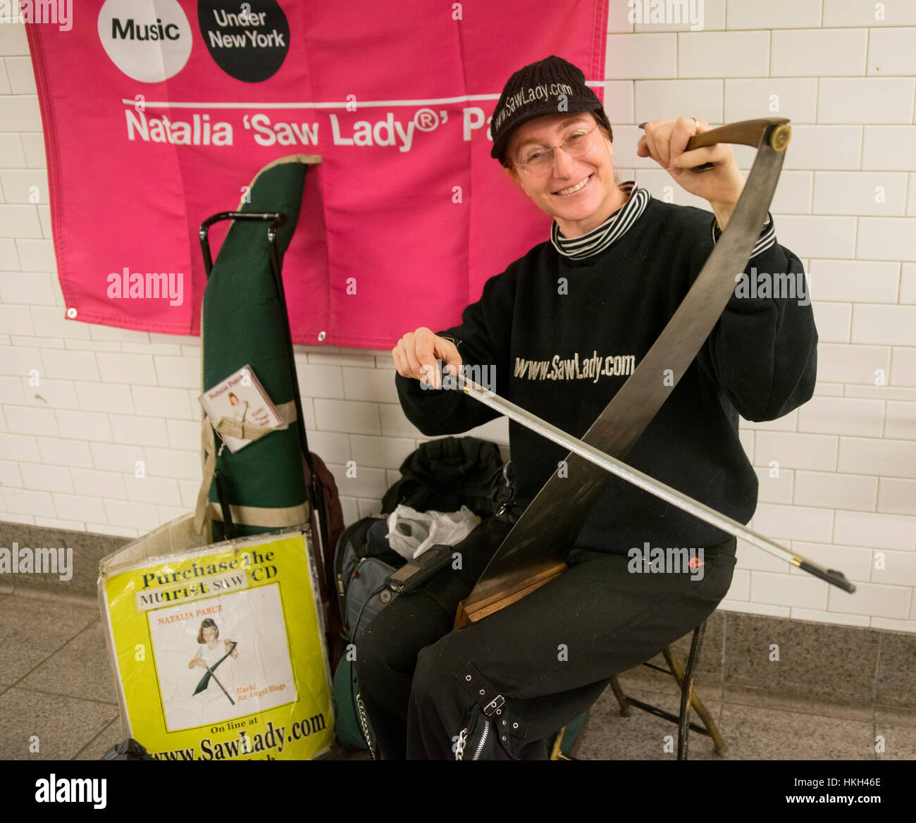 Lady saw hi-res stock photography and images - Alamy