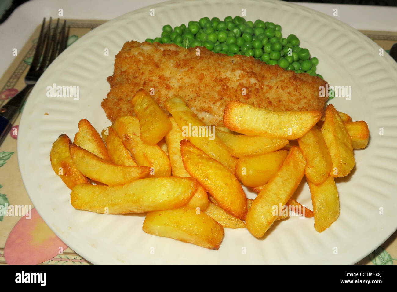A plate of Fish, chips and peas Stock Photo - Alamy