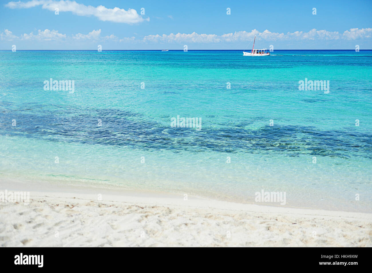 Crystal ocean water hi-res stock photography and images - Alamy