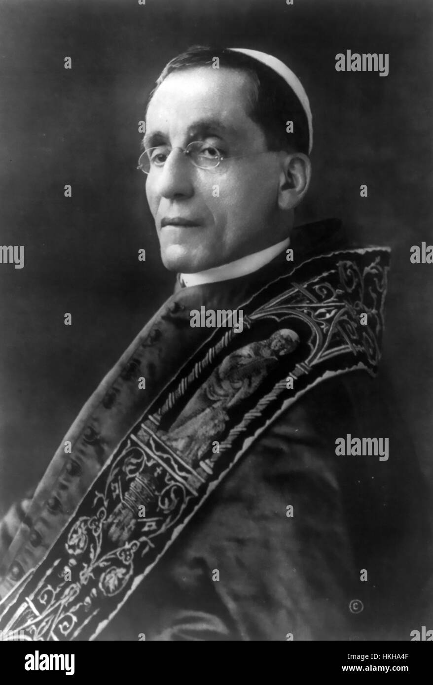 POPE BENEDICT XV (1854-1922) in 1915 Stock Photo - Alamy