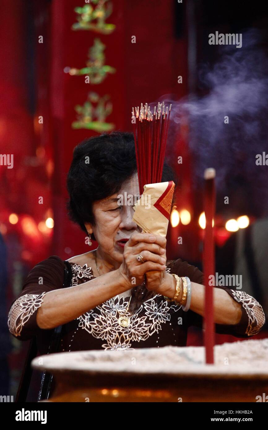 Indonesia. 27th Jan, 2017. Indonesian Chinese pray as they celebrate ...