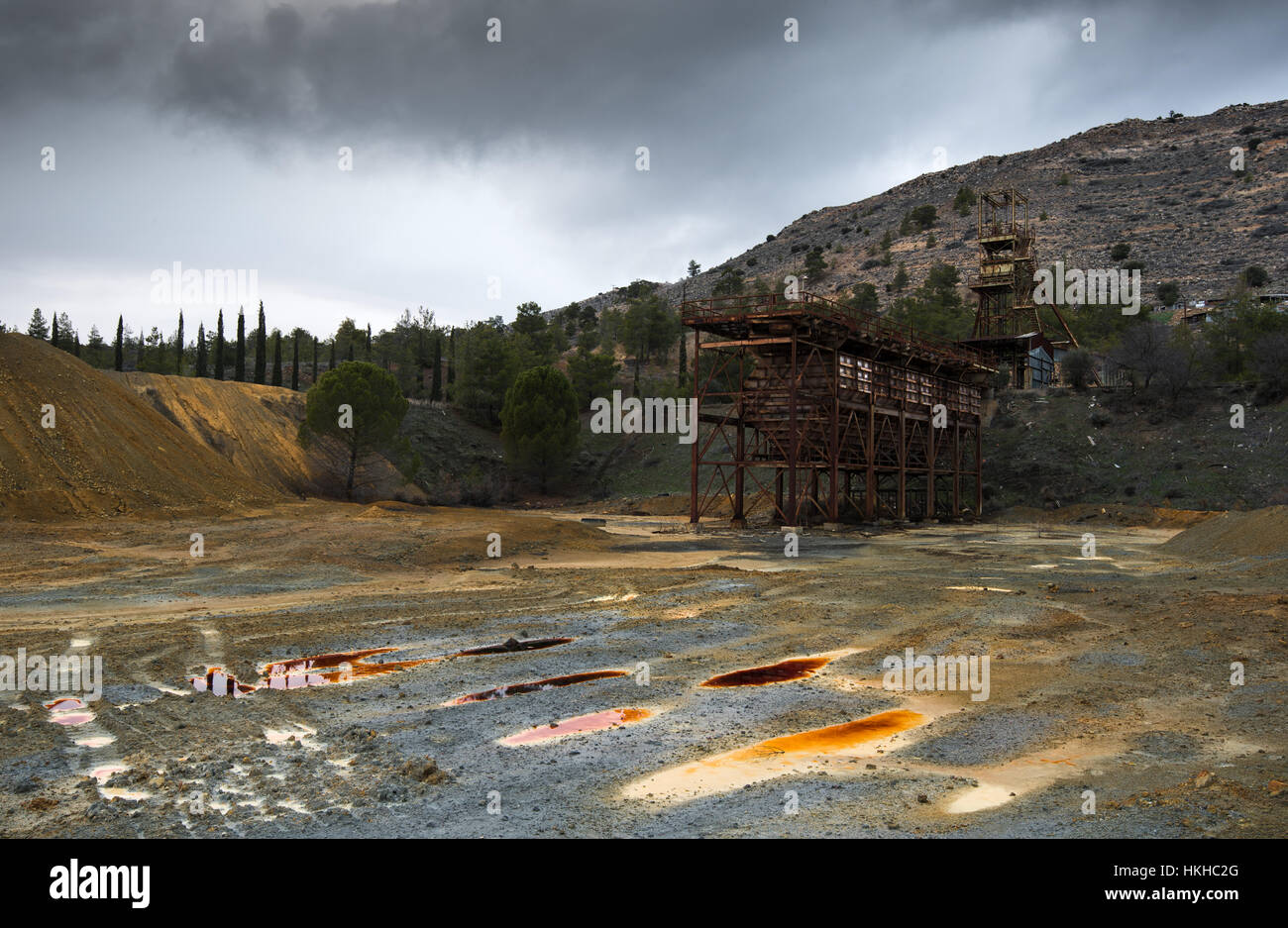 Abandoned machinery hi-res stock photography and images - Alamy