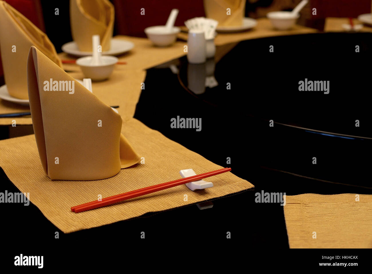 Chinese table setting hi-res stock photography and images - Alamy