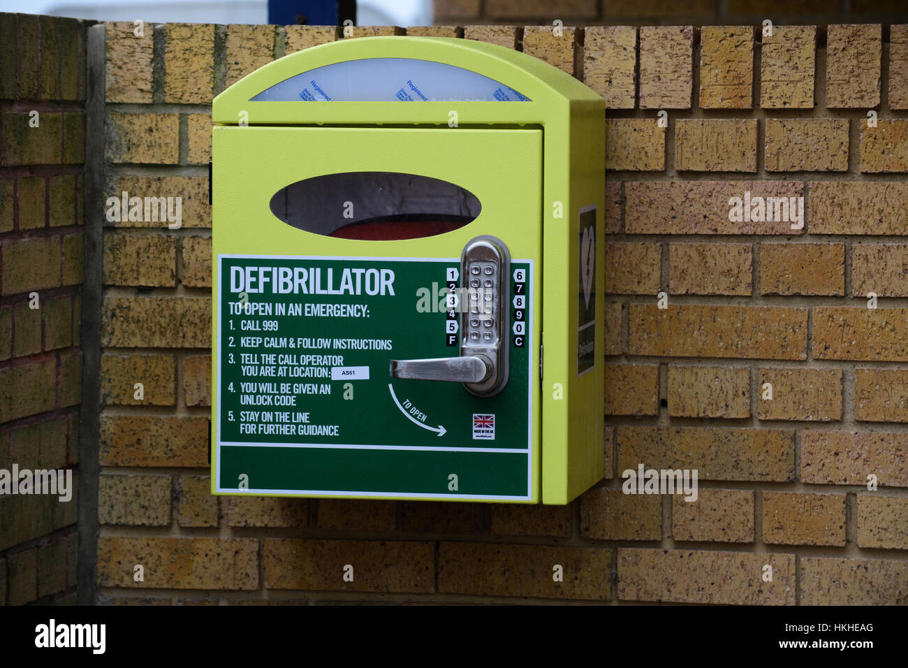 Defibrillator for public use hi-res stock photography and images - Alamy