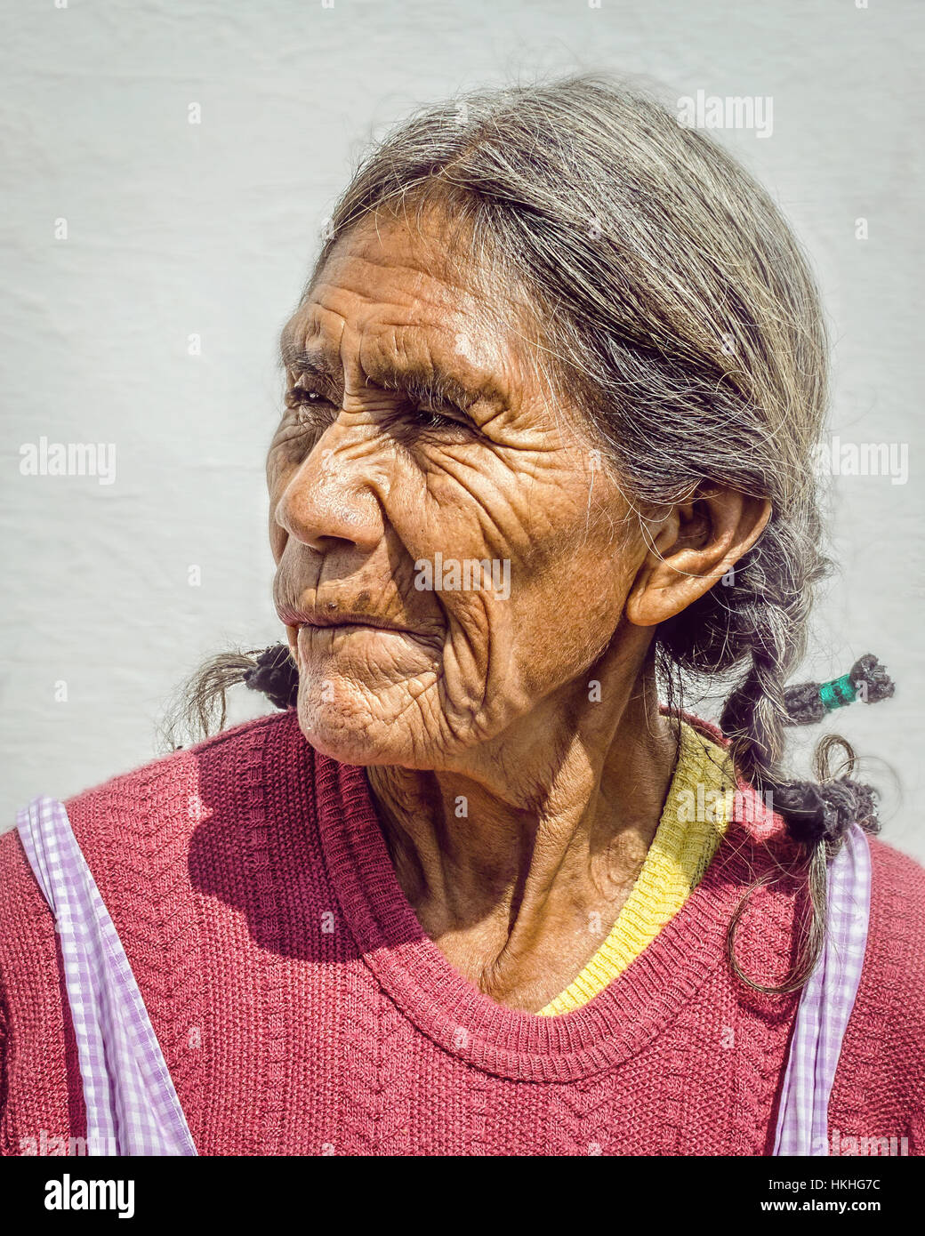 Peru woman sad hi-res stock photography and images - Alamy