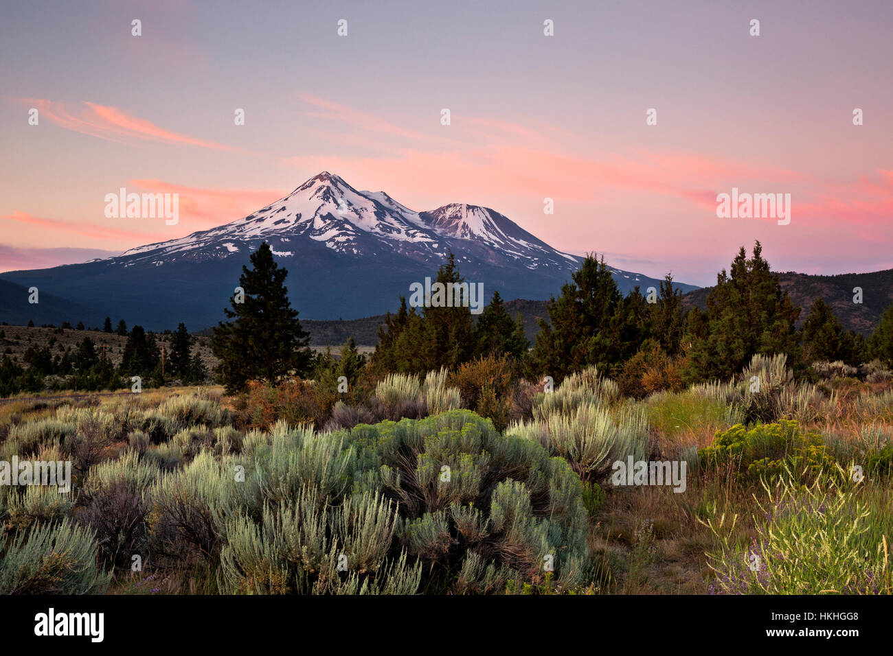 CA02928-00...CALIFORNIA - Mount Shasta and Little Shastina at sunrise ...