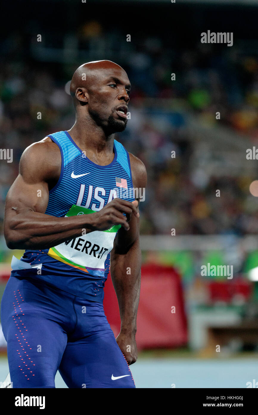 Runners in the 400m heats for men hi-res stock photography and images ...