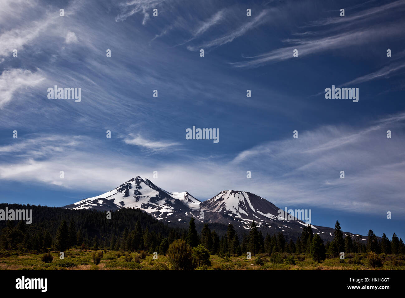 Mount shasta shastina hi-res stock photography and images - Alamy