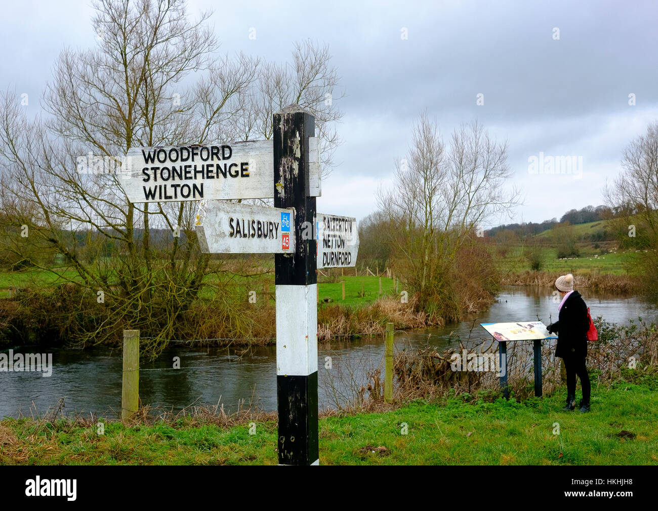 Signpost to Stonehenge at Stratford Bridge just outside Salisbury Stock ...