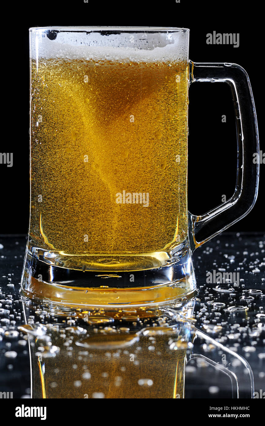 Beer splash hi-res stock photography and images - Alamy