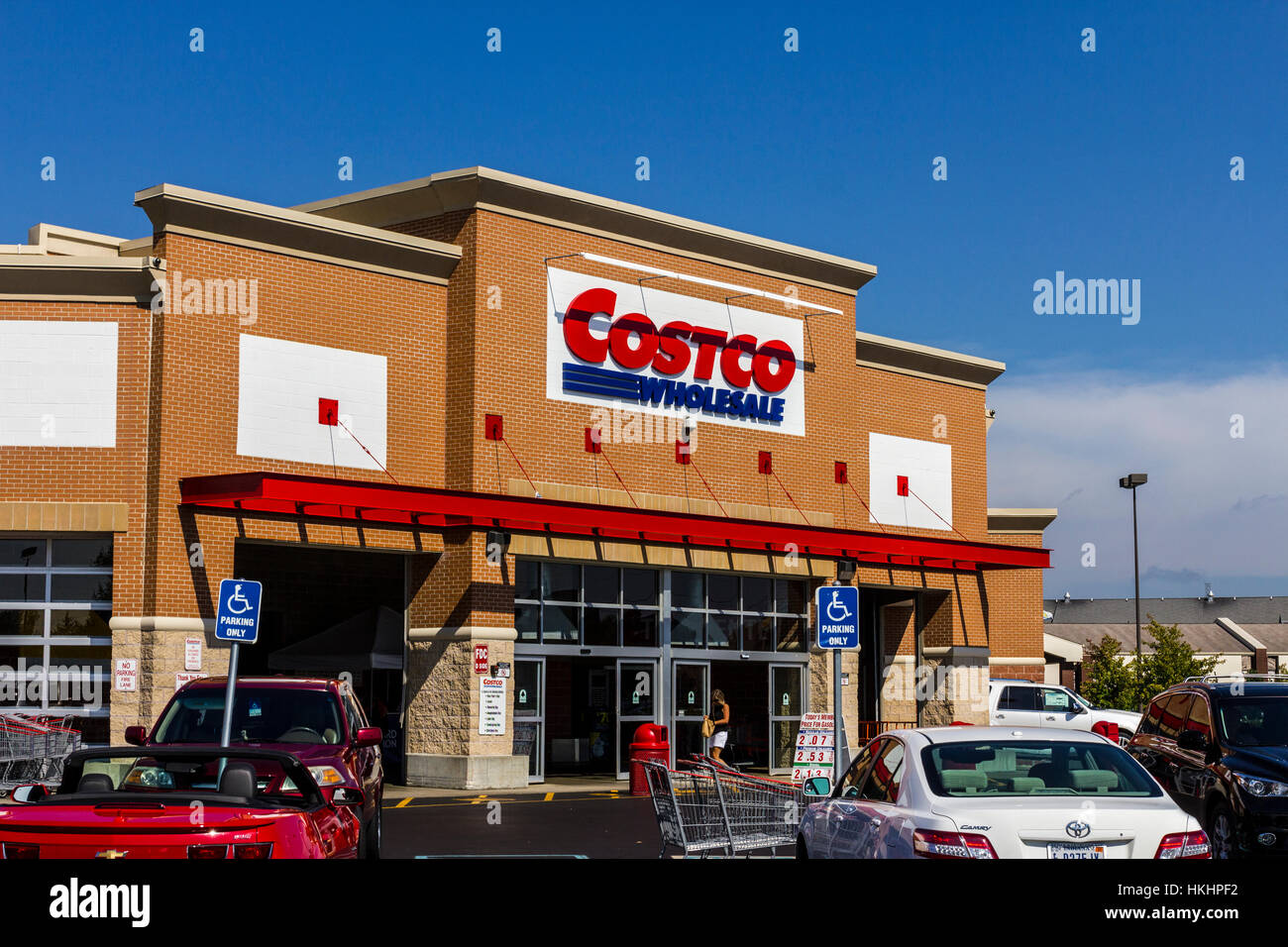 Costco sign hi-res stock photography and images - Alamy