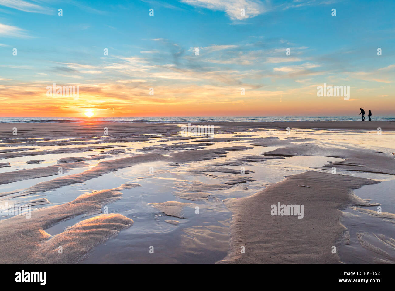 Father son sunset beach hi-res stock photography and images - Alamy