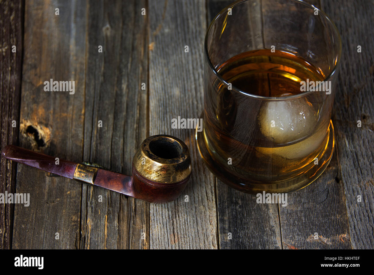 whisky drink with vintage smoke pipe Stock Photo - Alamy